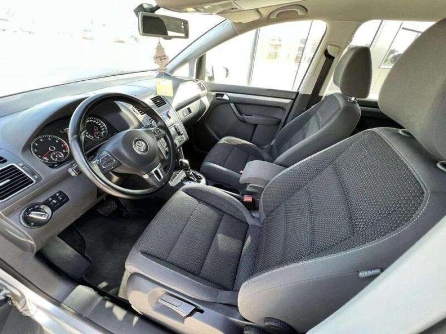 Pelēks Volkswagen Touran 2010 Šauļi, ar dzinēja tilpumu 1.39 L un nobraukumu 220 tūkst. km par 4900 €, foto 13 vietnē AUTOMOTO.COM.LV