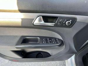 Pelēks Volkswagen Touran 2010 Šauļi, ar dzinēja tilpumu 1.39 L un nobraukumu 220 tūkst. km par 4900 €, foto 19 vietnē AUTOMOTO.COM.LV