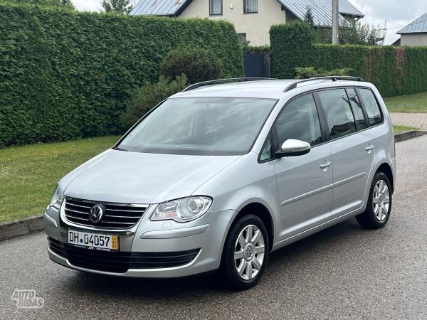 Pelēks Volkswagen Touran 2010 Kėdainiai, ar dzinēja tilpumu 1.40 L un nobraukumu 160 tūkst. km par 3300 €, foto 1 vietnē AUTOMOTO.COM.LV