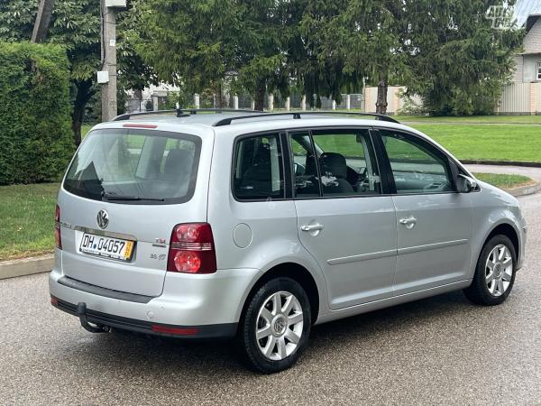 Pelēks Volkswagen Touran 2010 Kėdainiai, ar dzinēja tilpumu 1.40 L un nobraukumu 160 tūkst. km par 3300 €, foto 4 vietnē AUTOMOTO.COM.LV