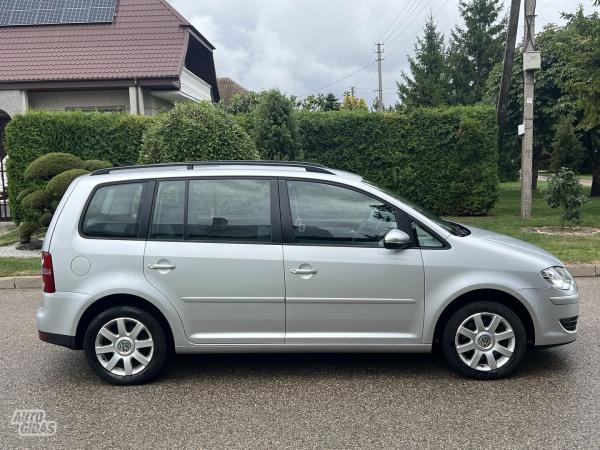 Pelēks Volkswagen Touran 2010 Kėdainiai, ar dzinēja tilpumu 1.40 L un nobraukumu 160 tūkst. km par 3300 €, foto 7 vietnē AUTOMOTO.COM.LV