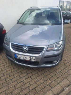 Pelēks Volkswagen Touran 2010 Utena, ar dzinēja tilpumu 1.90 L un nobraukumu 155 tūkst. km par 4400 €, foto  vietnē AUTOMOTO.COM.LV