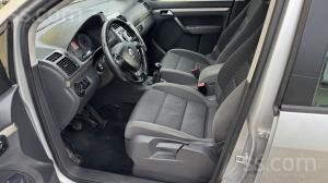 Pelēks Volkswagen Touran 2010 Rēzekne, ar dzinēja tilpumu 1.90 L un nobraukumu 282 tūkst. km par 2450 €, foto 8 vietnē AUTOMOTO.COM.LV