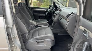 Pelēks Volkswagen Touran 2010 Rēzekne, ar dzinēja tilpumu 1.90 L un nobraukumu 282 tūkst. km par 2450 €, foto 12 vietnē AUTOMOTO.COM.LV