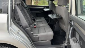 Pelēks Volkswagen Touran 2010 Rēzekne, ar dzinēja tilpumu 1.90 L un nobraukumu 282 tūkst. km par 2450 €, foto 13 vietnē AUTOMOTO.COM.LV