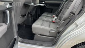 Pelēks Volkswagen Touran 2010 Rēzekne, ar dzinēja tilpumu 1.90 L un nobraukumu 282 tūkst. km par 2450 €, foto 14 vietnē AUTOMOTO.COM.LV
