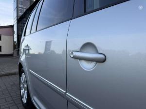 Pelēks Volkswagen Touran 2010 Viļņa, ar dzinēja tilpumu 2.00 L un nobraukumu 294 tūkst. km par 2900 €, foto 15 vietnē AUTOMOTO.COM.LV
