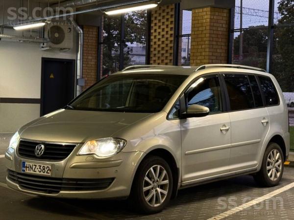 Pelēks Volkswagen Touran 2010 Rīga, ar dzinēja tilpumu 1.90 L un nobraukumu 266 tūkst. km par 2500 €, foto 1 vietnē AUTOMOTO.COM.LV