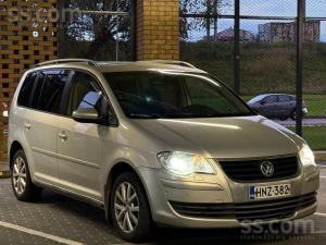 Pelēks Volkswagen Touran 2010 Rīga, ar dzinēja tilpumu 1.90 L un nobraukumu 266 tūkst. km par 2500 €, foto 3 vietnē AUTOMOTO.COM.LV