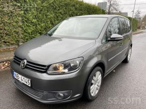 Pelēks Volkswagen Touran 2011 Rīga, ar dzinēja tilpumu 1.60 L un nobraukumu 222 tūkst. km par 3890 €, foto 1 vietnē AUTOMOTO.COM.LV