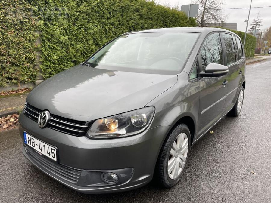 Pelēks Volkswagen Touran 2011 Rīga, ar dzinēja tilpumu 1.60 L un nobraukumu 222 tūkst. km par 3890 €, foto 1 vietnē AUTOMOTO.COM.LV