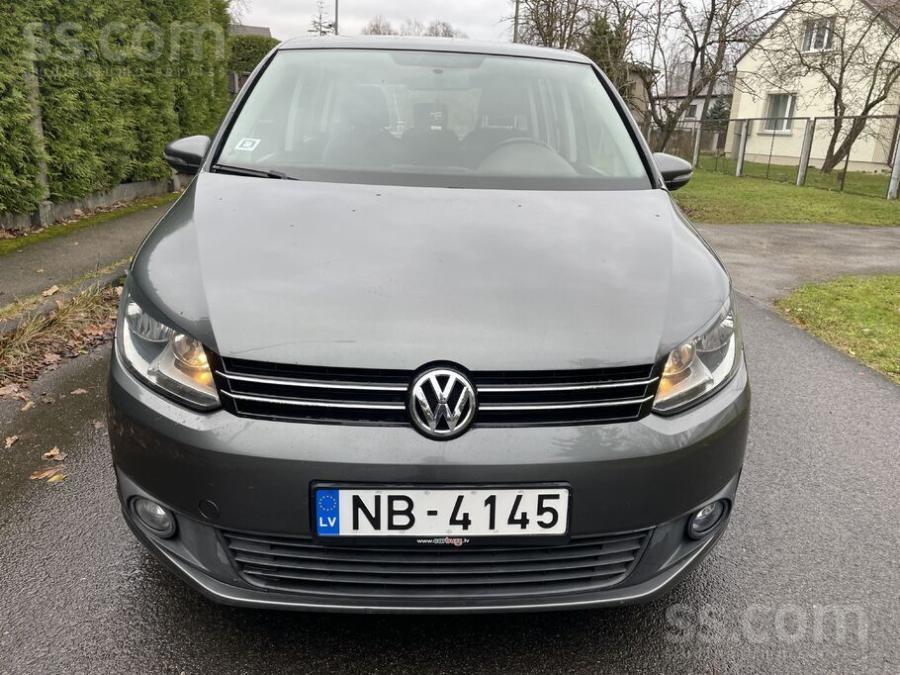 Pelēks Volkswagen Touran 2011 Rīga, ar dzinēja tilpumu 1.60 L un nobraukumu 222 tūkst. km par 3890 €, foto 2 vietnē AUTOMOTO.COM.LV
