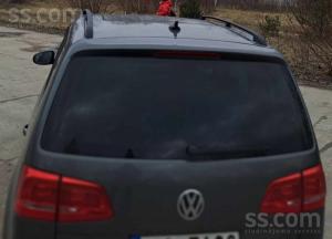 Pelēks Volkswagen Touran 2011 Rīga, ar dzinēja tilpumu 2.00 L un nobraukumu 240 tūkst. km par 7200 €, foto 3 vietnē AUTOMOTO.COM.LV