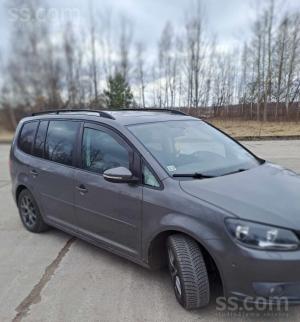 Pelēks Volkswagen Touran 2011 Rīga, ar dzinēja tilpumu 2.00 L un nobraukumu 240 tūkst. km par 7200 €, foto 7 vietnē AUTOMOTO.COM.LV