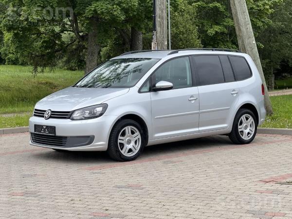 Pelēks Volkswagen Touran 2011 Cēsis, ar dzinēja tilpumu 2.00 L un nobraukumu 257 tūkst. km par 7550 €, foto 2 vietnē AUTOMOTO.COM.LV