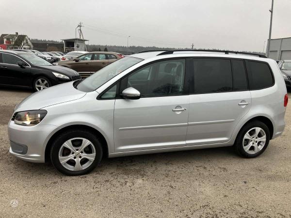 Pelēks Volkswagen Touran 2011 Tauragė, ar dzinēja tilpumu 1.39 L un nobraukumu 189 tūkst. km par 4700 €, foto 3 vietnē AUTOMOTO.COM.LV