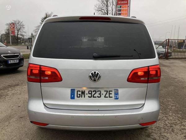 Pelēks Volkswagen Touran 2011 Tauragė, ar dzinēja tilpumu 1.39 L un nobraukumu 189 tūkst. km par 4700 €, foto 4 vietnē AUTOMOTO.COM.LV