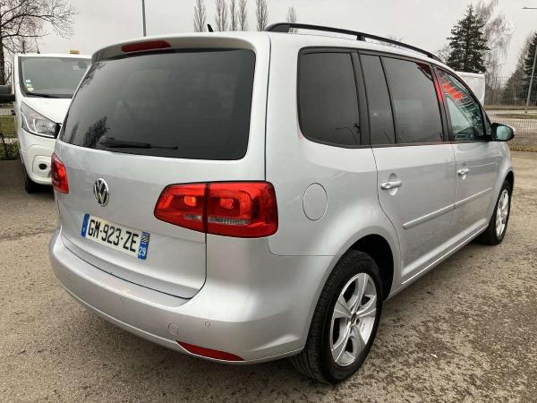 Pelēks Volkswagen Touran 2011 Tauragė, ar dzinēja tilpumu 1.39 L un nobraukumu 189 tūkst. km par 4700 €, foto 5 vietnē AUTOMOTO.COM.LV