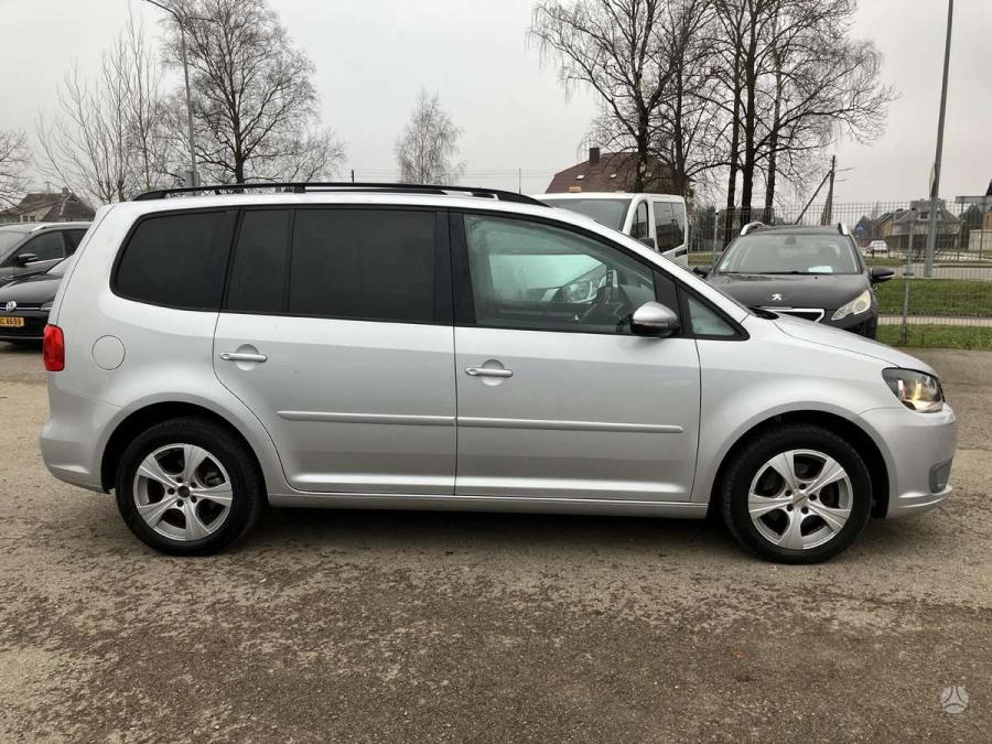 Pelēks Volkswagen Touran 2011 Tauragė, ar dzinēja tilpumu 1.39 L un nobraukumu 189 tūkst. km par 4700 €, foto 6 vietnē AUTOMOTO.COM.LV