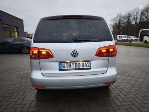Pelēks Volkswagen Touran 2011 Tauragė, ar dzinēja tilpumu 1.97 L un nobraukumu 276 tūkst. km par 4900 €, foto 3 vietnē AUTOMOTO.COM.LV