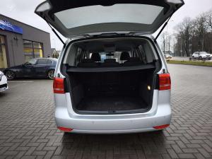 Pelēks Volkswagen Touran 2011 Tauragė, ar dzinēja tilpumu 1.97 L un nobraukumu 276 tūkst. km par 4900 €, foto 5 vietnē AUTOMOTO.COM.LV