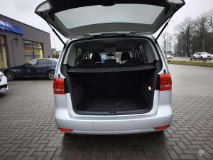Pelēks Volkswagen Touran 2011 Tauragė, ar dzinēja tilpumu 1.97 L un nobraukumu 276 tūkst. km par 4900 €, foto 6 vietnē AUTOMOTO.COM.LV