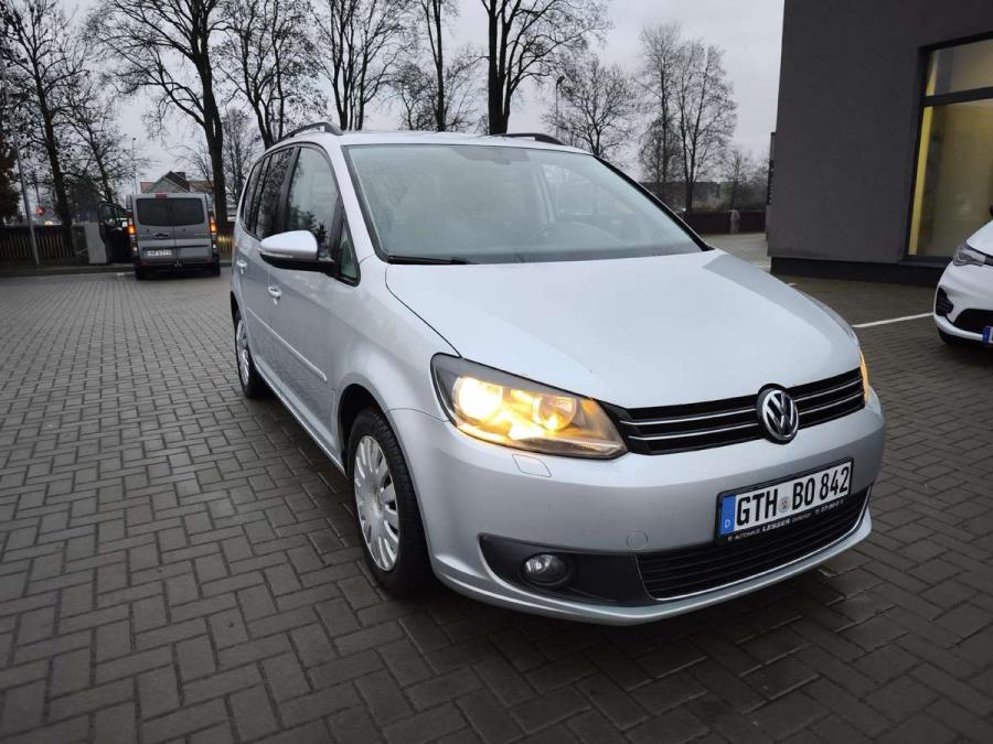 Pelēks Volkswagen Touran 2011 Tauragė, ar dzinēja tilpumu 1.97 L un nobraukumu 276 tūkst. km par 4900 €, foto 9 vietnē AUTOMOTO.COM.LV