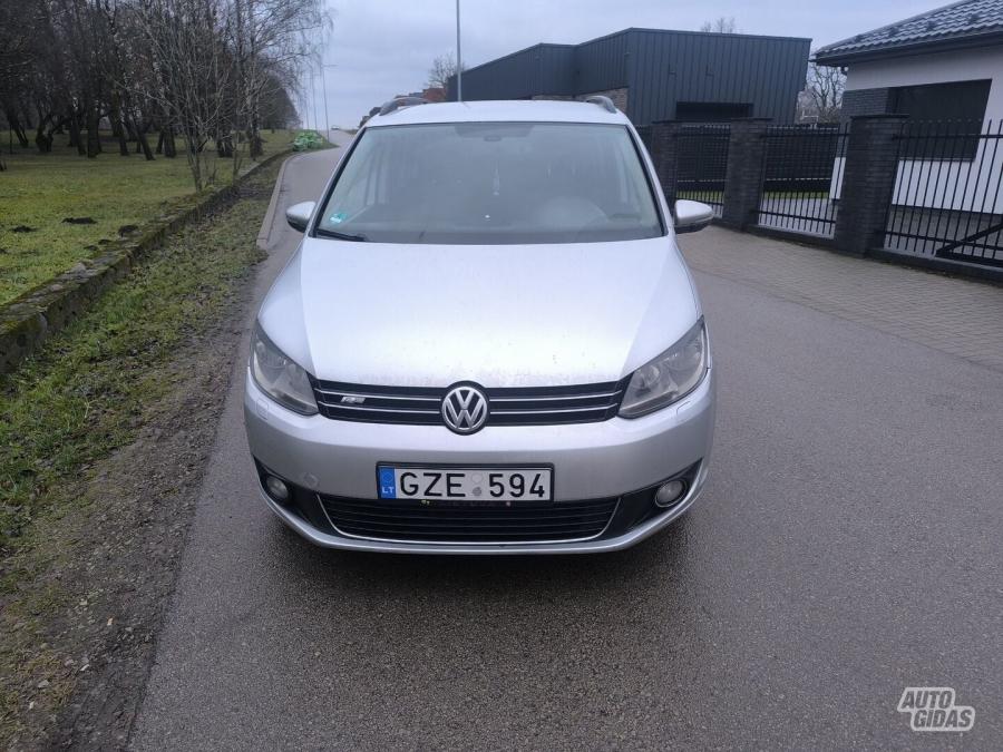 Pelēks Volkswagen Touran 2011 Šauļi, ar dzinēja tilpumu 1.60 L un nobraukumu 288 tūkst. km par 4700 €, foto 4 vietnē AUTOMOTO.COM.LV