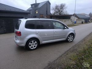 Pelēks Volkswagen Touran 2011 Šauļi, ar dzinēja tilpumu 1.60 L un nobraukumu 288 tūkst. km par 4700 €, foto 8 vietnē AUTOMOTO.COM.LV
