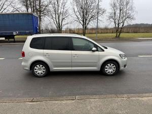 Grey Volkswagen Touran 2011 in Vilnius, with an engine capacity of 1.90 L and mileage of 326 thousand km for 4700 €, photo 6 on AUTOMOTO.COM.LV