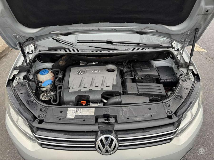 Grey Volkswagen Touran 2011 in Vilnius, with an engine capacity of 1.90 L and mileage of 326 thousand km for 4700 €, photo 10 on AUTOMOTO.COM.LV