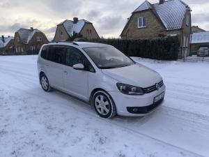 Grey Volkswagen Touran 2011 in Siauliai, with an engine capacity of 1.60 L and mileage of 288 thousand km for 4650 €, photo  on AUTOMOTO.COM.LV