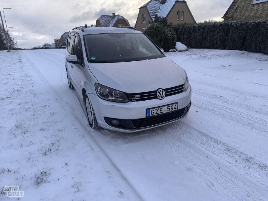 Pelēks Volkswagen Touran 2011 Šauļi, ar dzinēja tilpumu 1.60 L un nobraukumu 288 tūkst. km par 4650 €, foto 4 vietnē AUTOMOTO.COM.LV