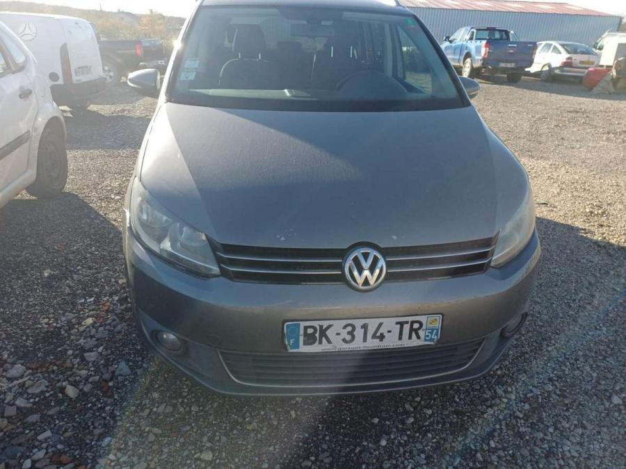 Pelēks Volkswagen Touran 2011 Kauņa, ar dzinēja tilpumu 1.60 L un nobraukumu 270 tūkst. km par 2999 €, foto 1 vietnē AUTOMOTO.COM.LV