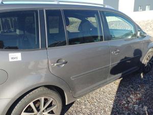 Pelēks Volkswagen Touran 2011 Kauņa, ar dzinēja tilpumu 1.60 L un nobraukumu 270 tūkst. km par 2999 €, foto 5 vietnē AUTOMOTO.COM.LV