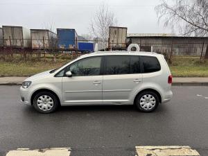 Grey Volkswagen Touran 2011 in Vilnius, with an engine capacity of 1.60 L and mileage of 326 thousand km for 4700 €, photo 5 on AUTOMOTO.COM.LV