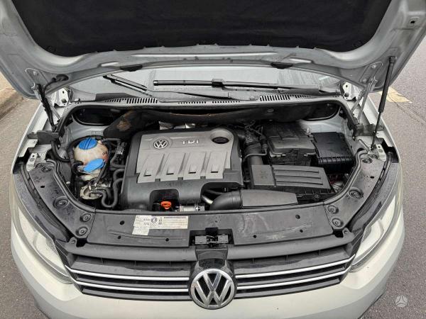 Pelēks Volkswagen Touran 2011 Viļņa, ar dzinēja tilpumu 1.60 L un nobraukumu 326 tūkst. km par 4700 €, foto 10 vietnē AUTOMOTO.COM.LV