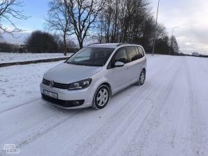 Pelēks Volkswagen Touran 2011 Šauļi, ar dzinēja tilpumu 1.60 L un nobraukumu 288 tūkst. km par 4650 €, foto  vietnē AUTOMOTO.COM.LV