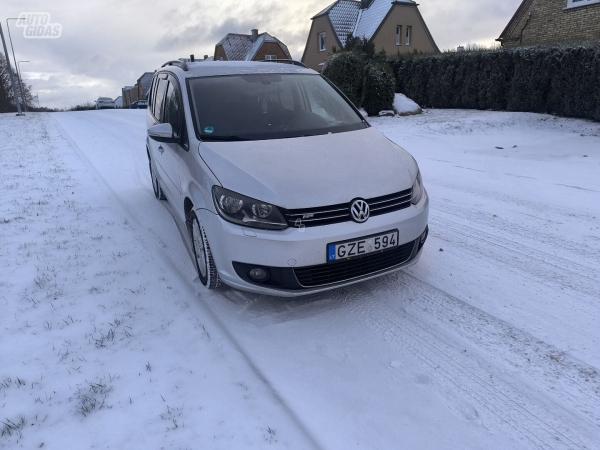 Grey Volkswagen Touran 2011 in Siauliai, with an engine capacity of 1.60 L and mileage of 288 thousand km for 4650 €, photo 3 on AUTOMOTO.COM.LV
