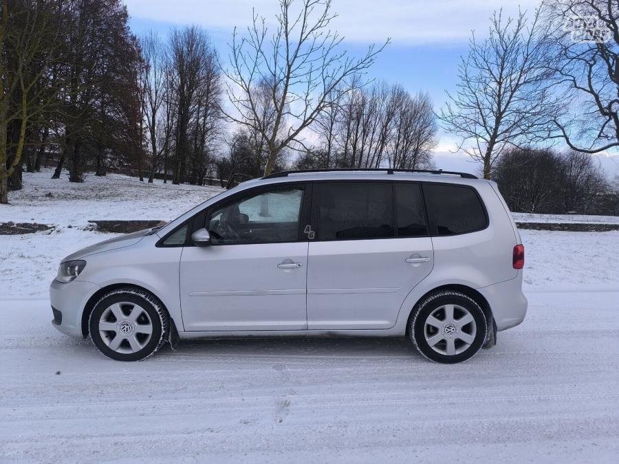 Pelēks Volkswagen Touran 2011 Šauļi, ar dzinēja tilpumu 1.60 L un nobraukumu 288 tūkst. km par 4650 €, foto 11 vietnē AUTOMOTO.COM.LV