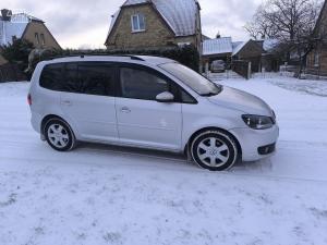 Pelēks Volkswagen Touran 2011 Šauļi, ar dzinēja tilpumu 1.60 L un nobraukumu 288 tūkst. km par 4650 €, foto 4 vietnē AUTOMOTO.COM.LV