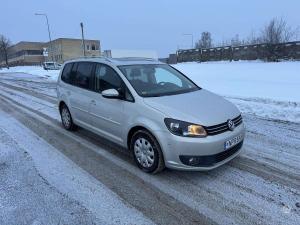 Pelēks Volkswagen Touran 2011 Viļņa, ar dzinēja tilpumu 1.60 L un nobraukumu 326 tūkst. km par 4700 €, foto 5 vietnē AUTOMOTO.COM.LV