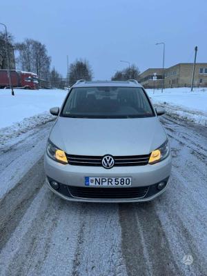Pelēks Volkswagen Touran 2011 Viļņa, ar dzinēja tilpumu 1.60 L un nobraukumu 326 tūkst. km par 4700 €, foto 6 vietnē AUTOMOTO.COM.LV