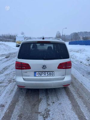 Pelēks Volkswagen Touran 2011 Viļņa, ar dzinēja tilpumu 1.60 L un nobraukumu 326 tūkst. km par 4700 €, foto 7 vietnē AUTOMOTO.COM.LV