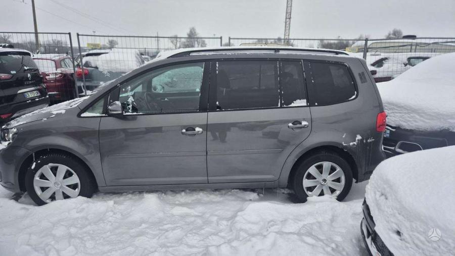Pelēks Volkswagen Touran 2011 Marijampole, ar dzinēja tilpumu 1.60 L un nobraukumu 278 tūkst. km par 4585 €, foto 6 vietnē AUTOMOTO.COM.LV