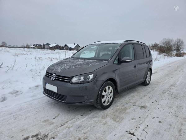 Pelēks Volkswagen Touran 2011 Kauņa, ar dzinēja tilpumu 1.39 L un nobraukumu 259 tūkst. km par 6000 €, foto 5 vietnē AUTOMOTO.COM.LV