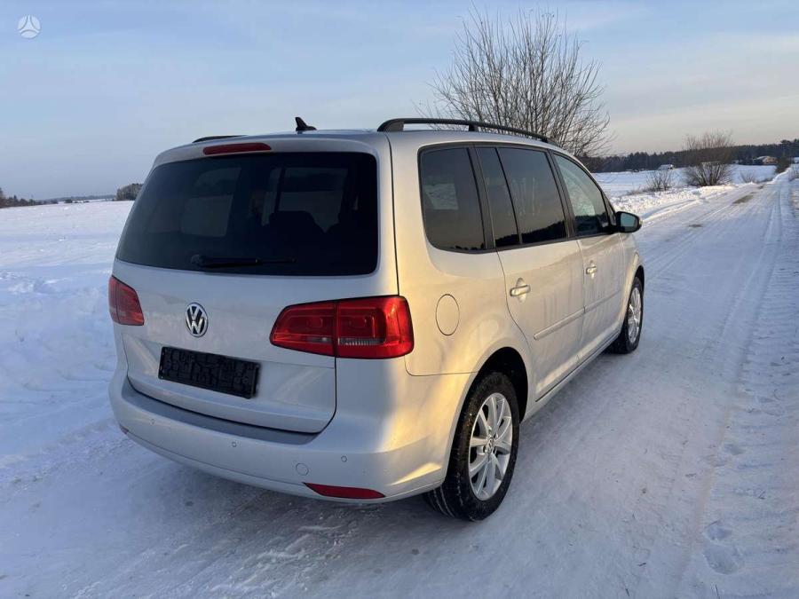 Pelēks Volkswagen Touran 2011 Varėna, ar dzinēja tilpumu 1.60 L un nobraukumu 254 tūkst. km par 5300 €, foto 3 vietnē AUTOMOTO.COM.LV