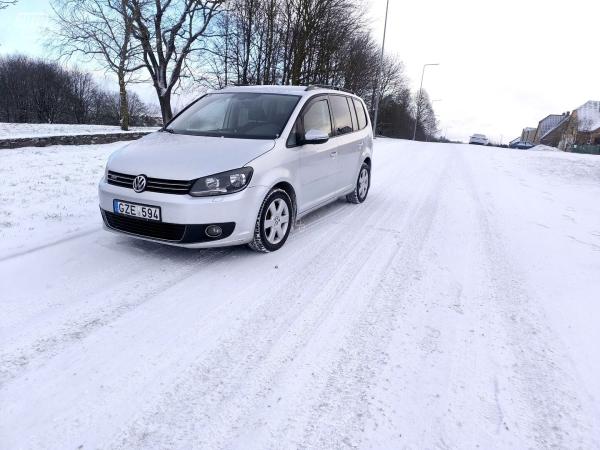 Pelēks Volkswagen Touran 2011 Šauļi, ar dzinēja tilpumu 1.60 L un nobraukumu 288 tūkst. km par 4650 €, foto 10 vietnē AUTOMOTO.COM.LV