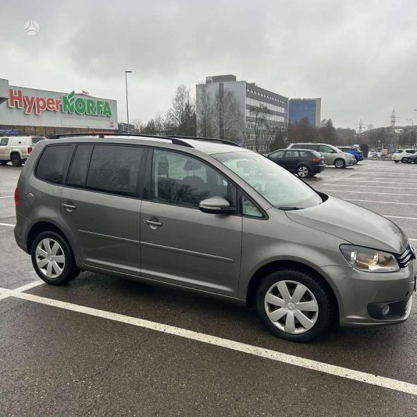 Pelēks Volkswagen Touran 2011 Viļņa, ar dzinēja tilpumu 1.60 L un nobraukumu 376 tūkst. km par 4000 €, foto 6 vietnē AUTOMOTO.COM.LV