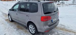 Grey Volkswagen Touran 2011 in Trakai, with an engine capacity of 1.60 L and mileage of 416 thousand km for 5400 €, photo 3 on AUTOMOTO.COM.LV